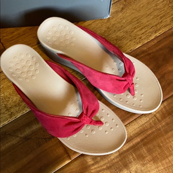 Vionic | Shoes | Vionic Comfortable Sexy Cherry Shoes | Poshmark
